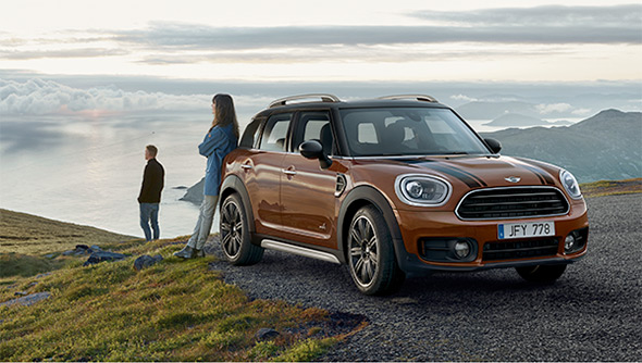 THE NEW MINI CROSSOVER.